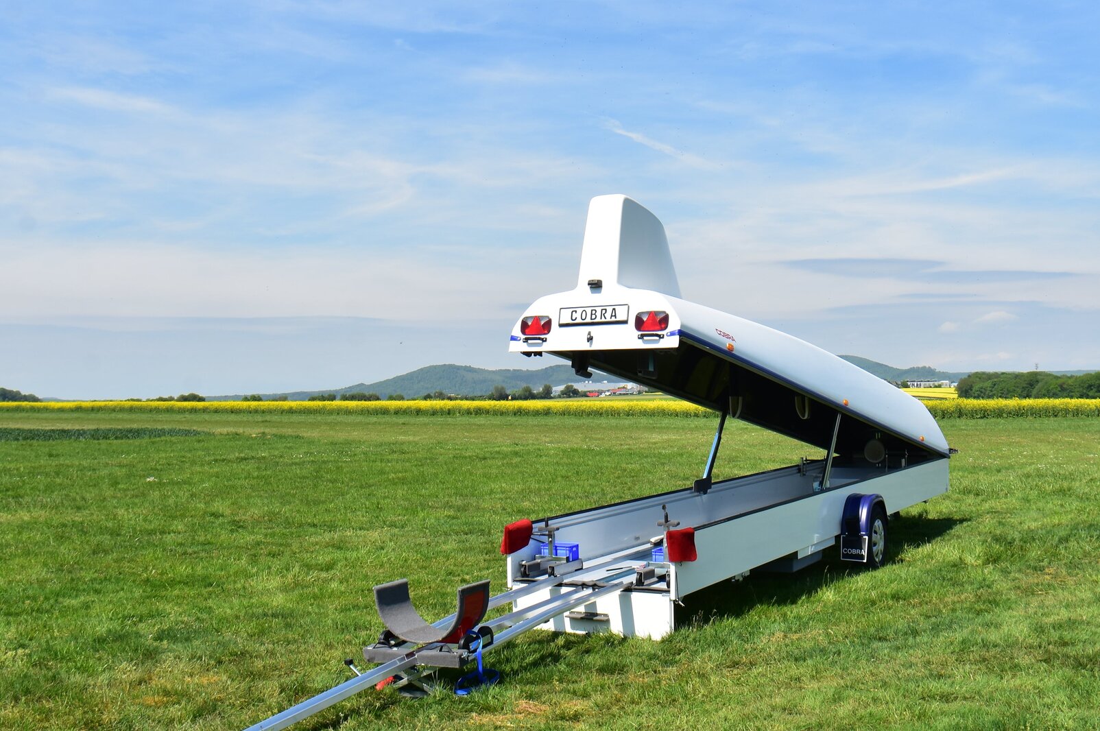 AL-KO & COBRA: flying high with premium trailers for gliders